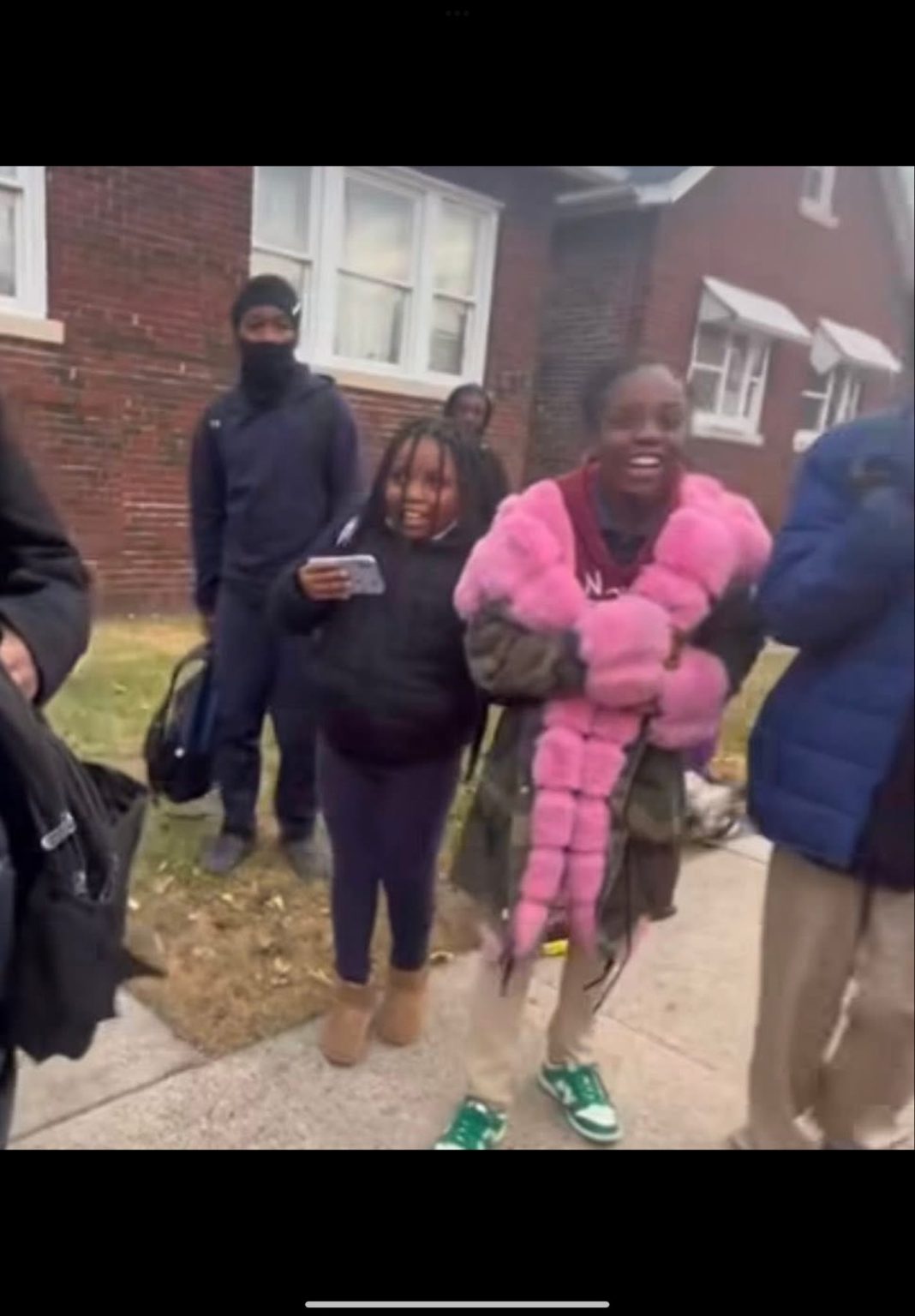 Pregnant Mother, Children Attacked by Mob of Elementary School Students ...